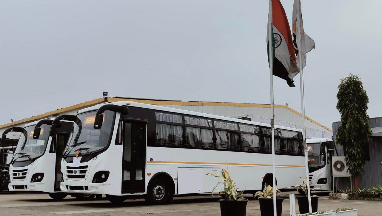 JCBL delivers 106 custom-designed staff buses to Mahindra & Mahindra ...